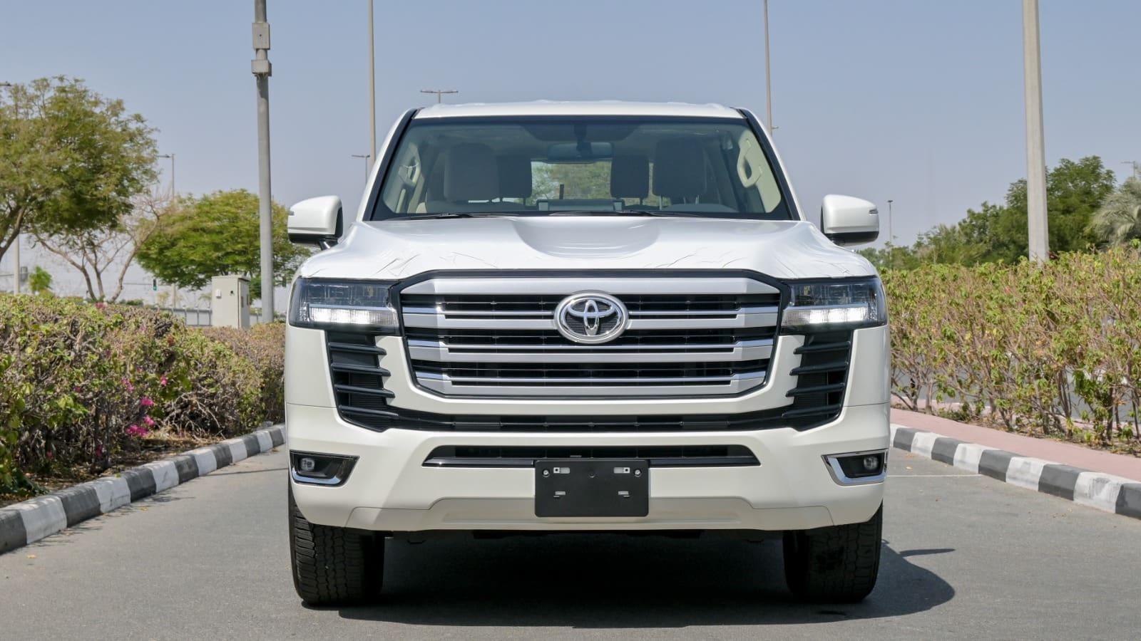 تويوتا لاند كروزر 3.5 لتر بنزين GXR L1 - 2024 اللون أبيض - سيارات ليث العبيدي الإمارات العربية ...