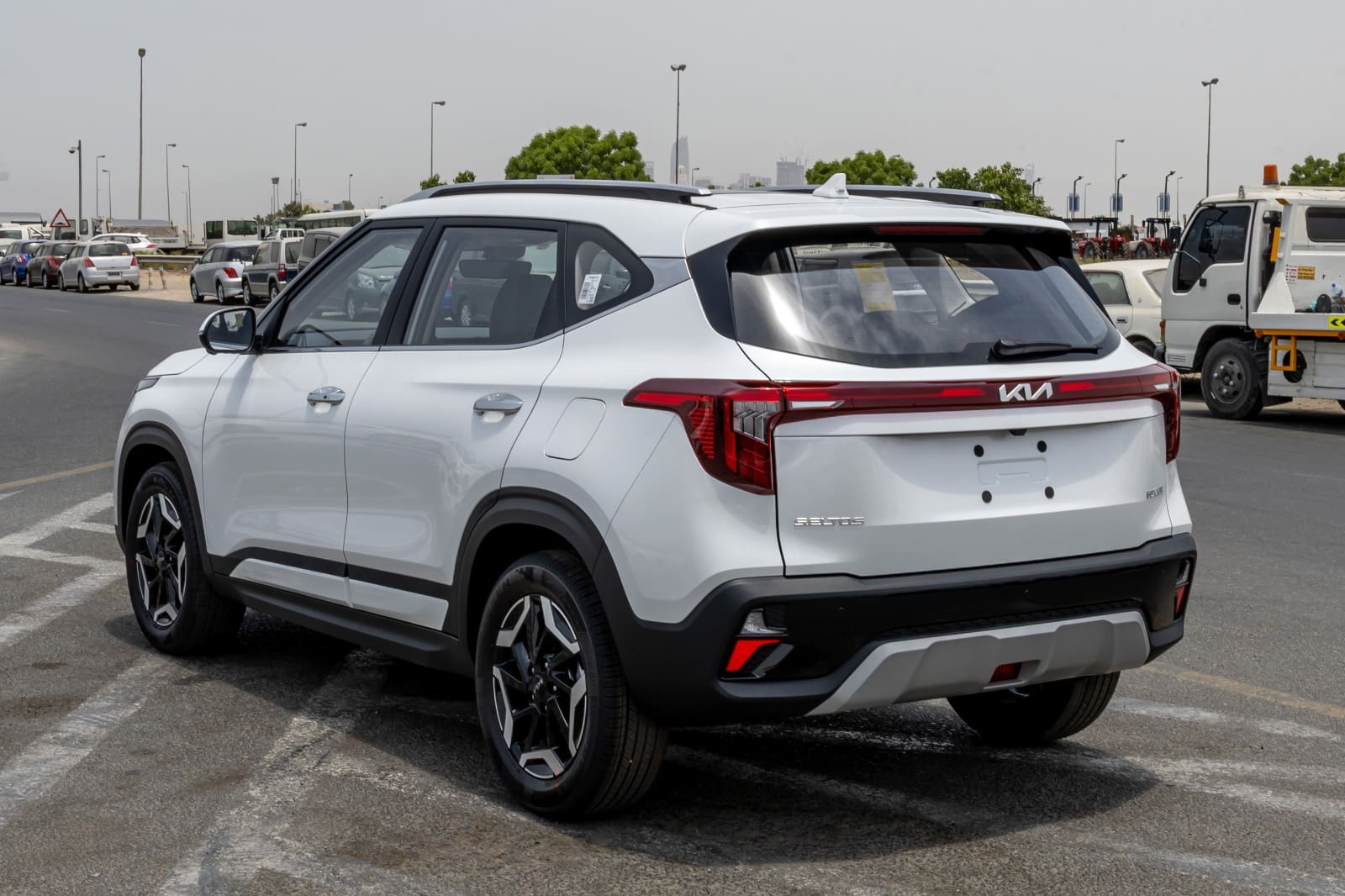 Buy KIA Seltos 1.5L Premium 2025 White – Best SUV Export Deals UAE